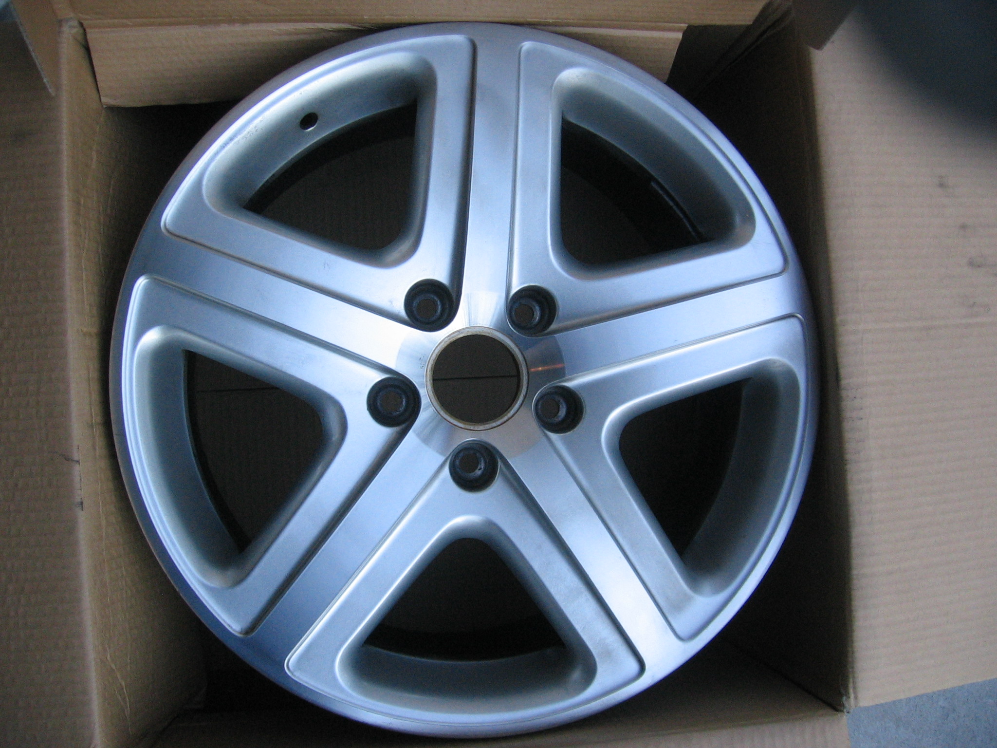FOR SALE: 19" OEM VW Touareg Atheos Wheels | VW Vortex - Volkswagen Forum